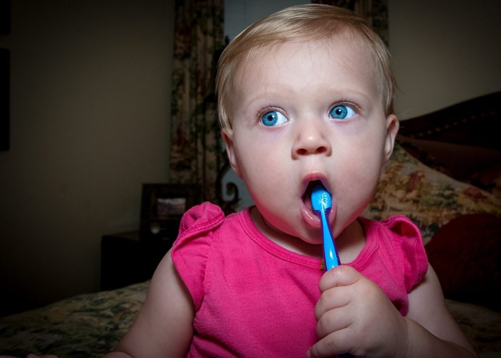 Baby's First Tooth: 5 Facts Parents Should Know - Smile Team Turkey